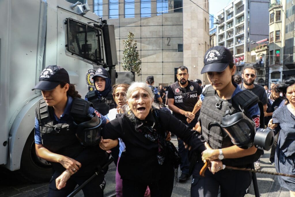 Protect the Protest Campaign | Amnesty International USA